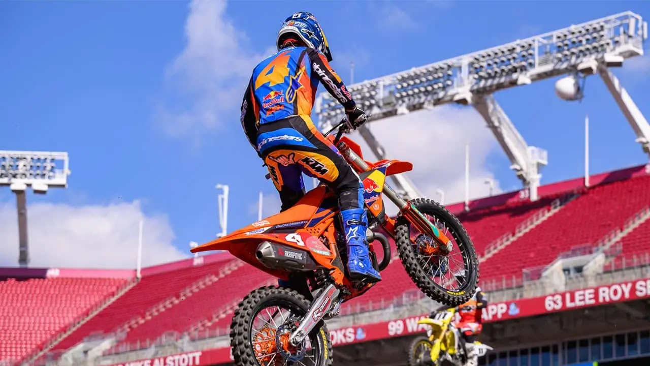 Ka heke a ROGER DECOSTER HEI TE WHAKAMAHI O TE TAMA USA MOTOCROSS DES ...