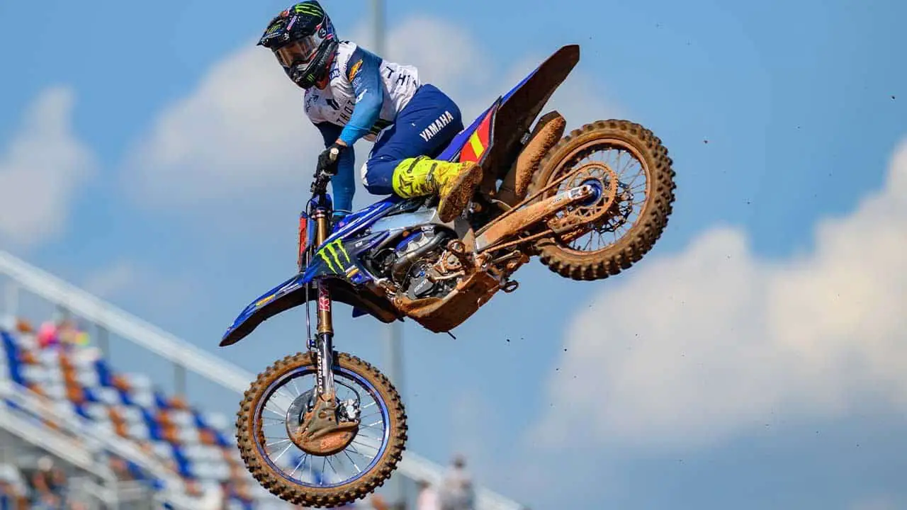 BREAKING NEWS! KAWASAKI IS BRINGING BACK THE KX TWO-STROKE - Motocross ...